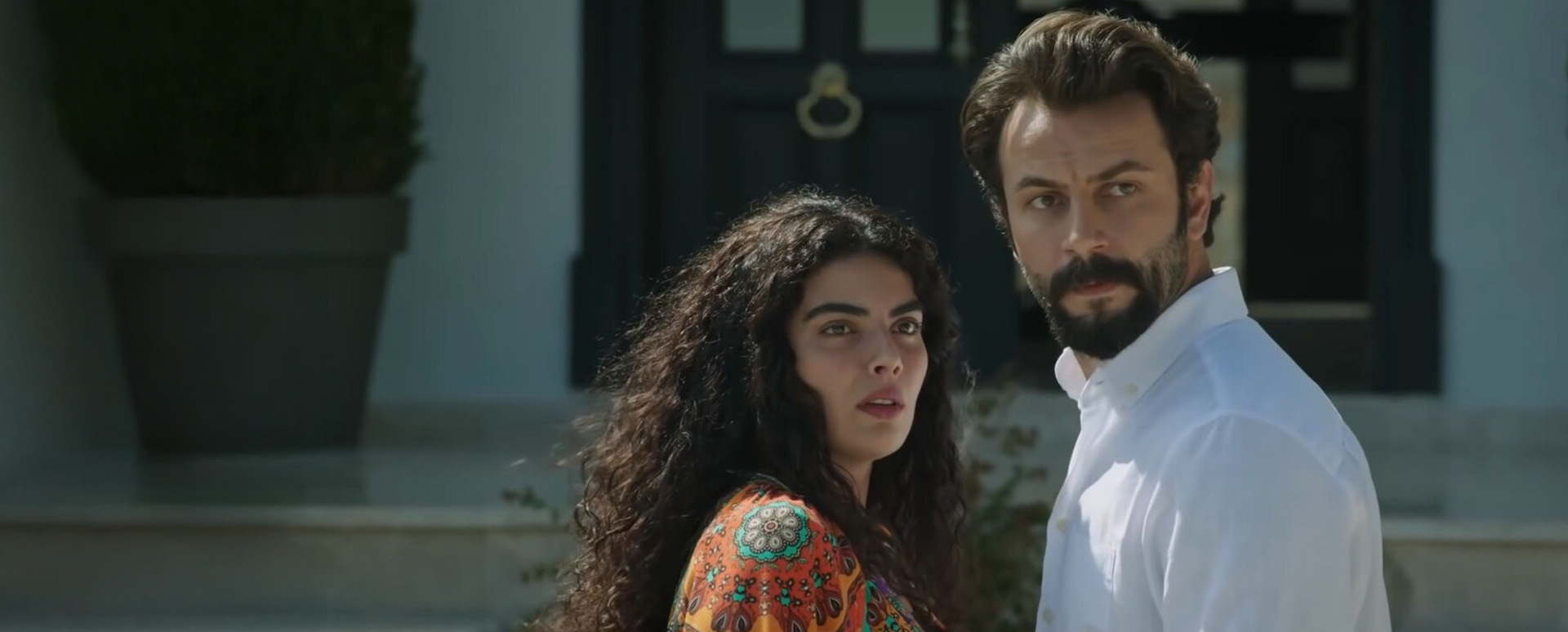 Vezi serialul turcesc Juramantul (Yemin) online în AntenaPLAY